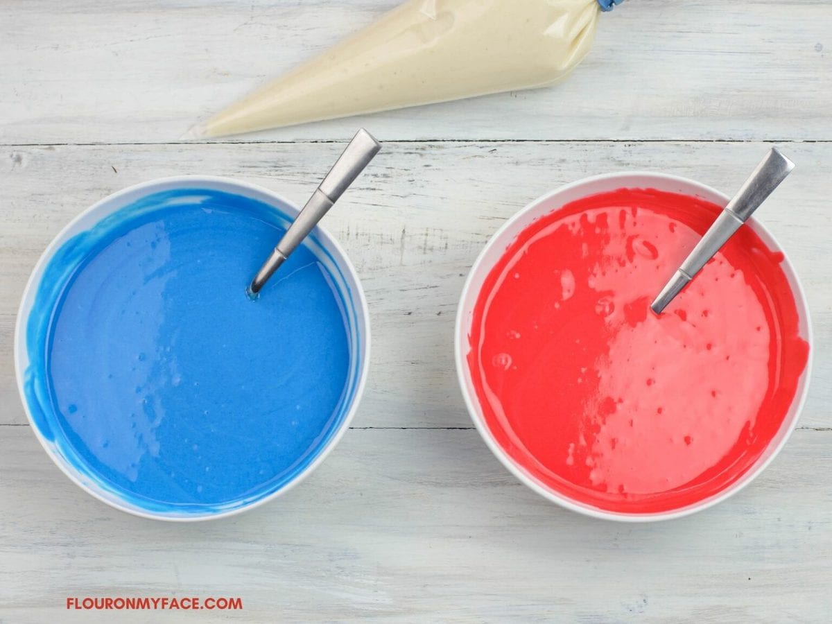 4th of July Cupcakes-Flour On My Face