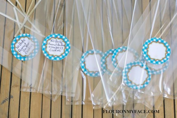 Easy Cookie Exchange Packaging Free Printable Round Labels - Flour On ...