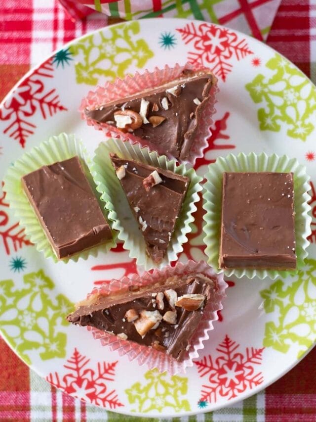 Saltine Cracker Toffee aka Christmas Crack Recipe - Flour On My Face