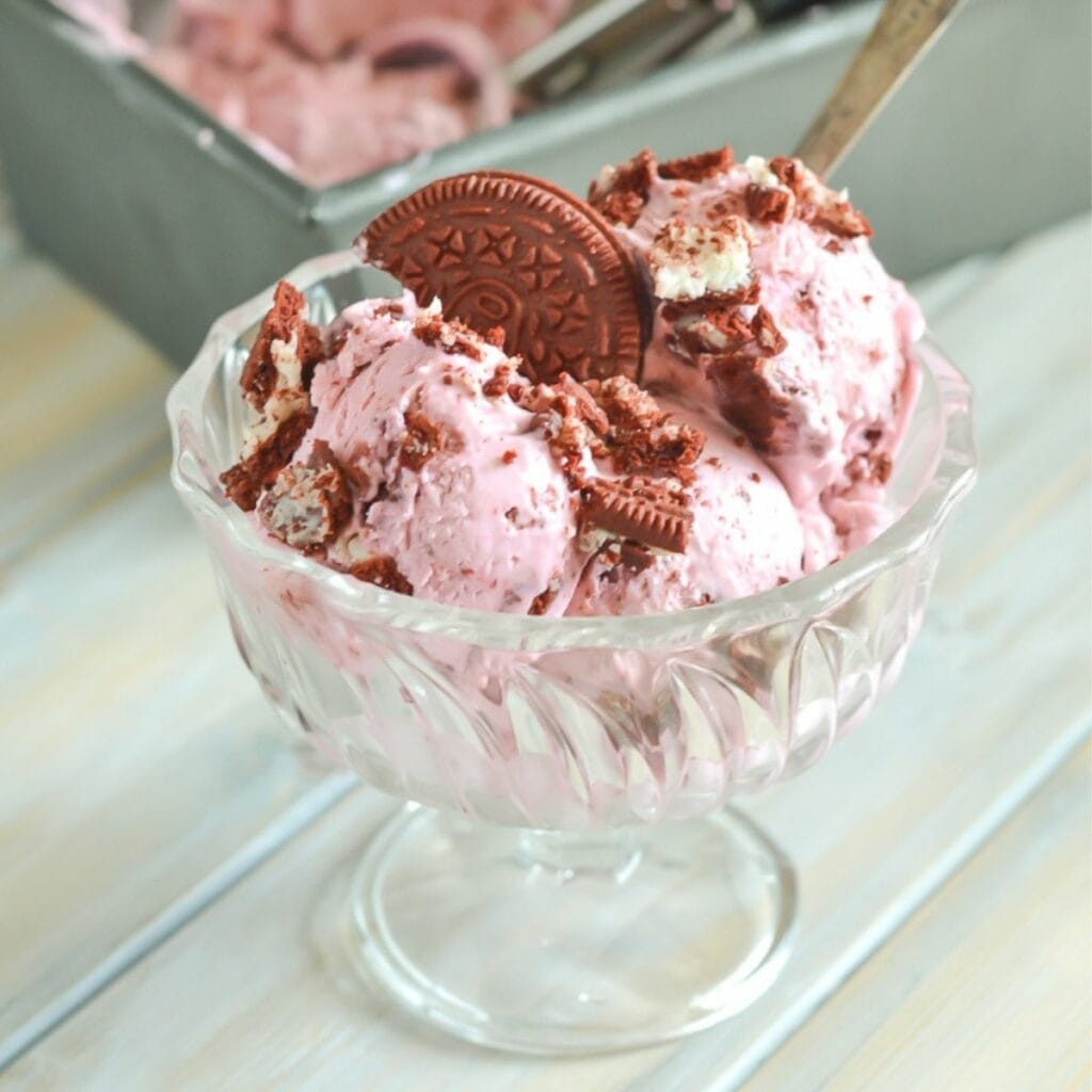 Easy No-Churn Red Velvet Cookie Ice Cream - Flour On My Face