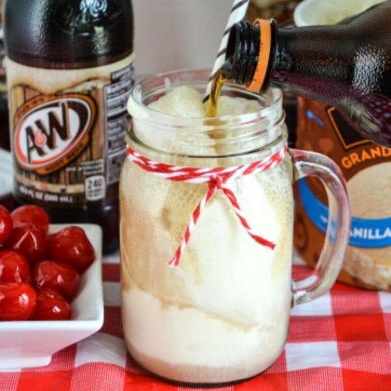 Old Fashioned A&W Root Beer Floats