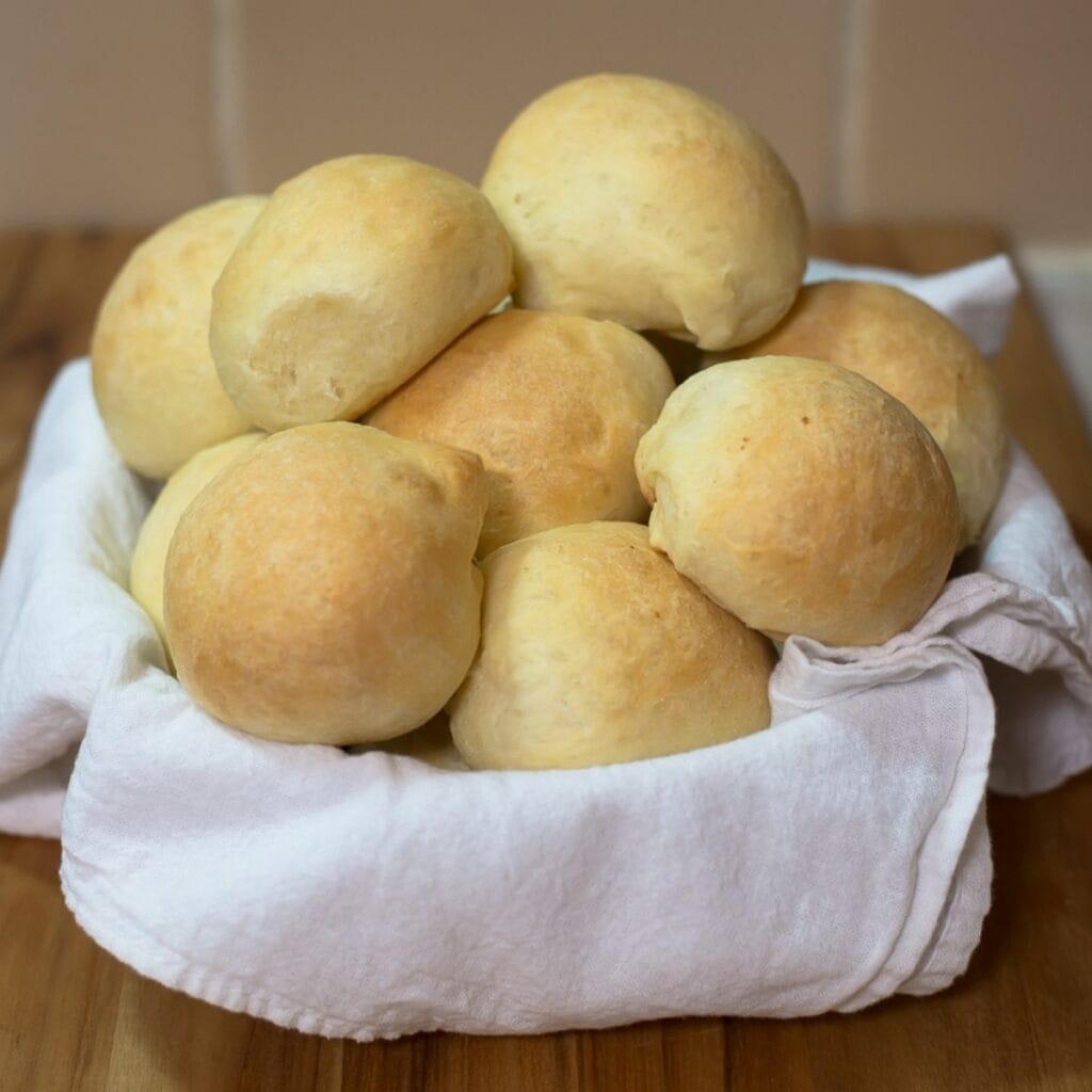 No-Knead Cheesy Slider Buns - Flour On My Face