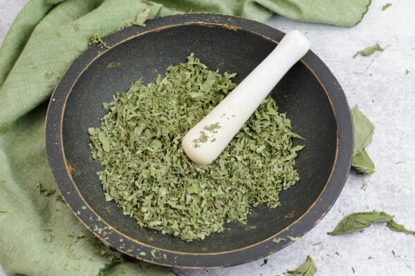 How to Dehydrate Basil - Flour On My Face