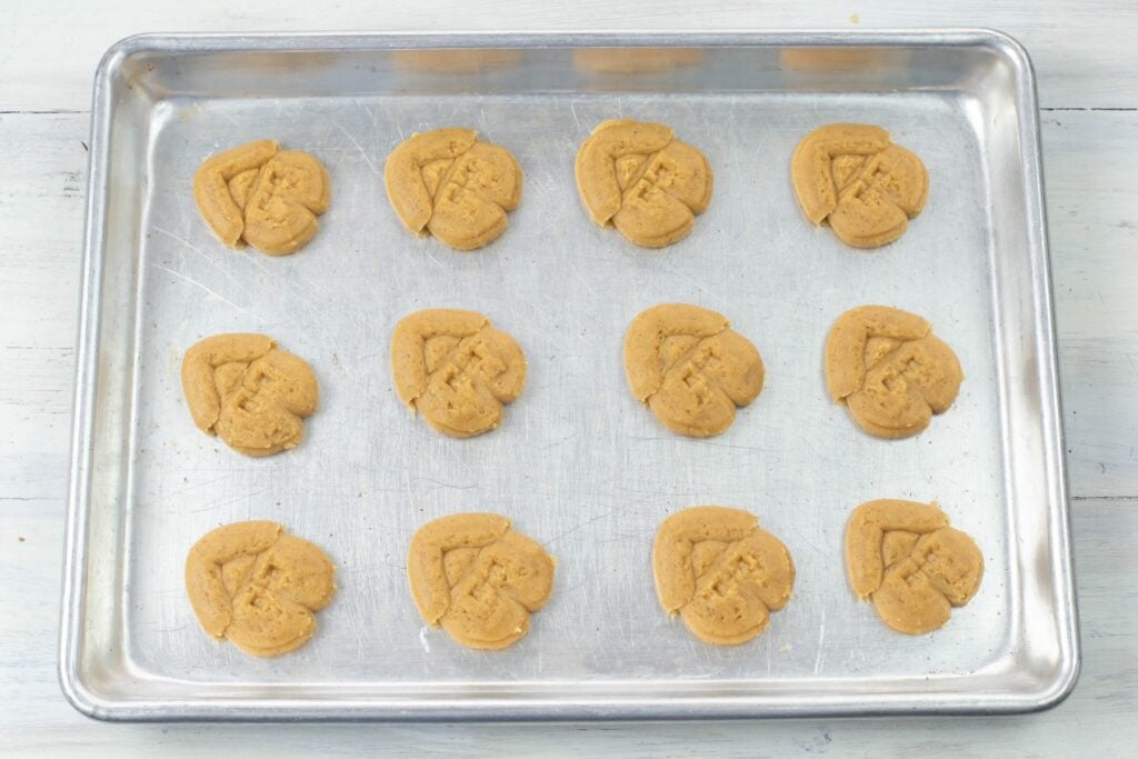 Gingerbread Spritz Cookies - Flour On My Face