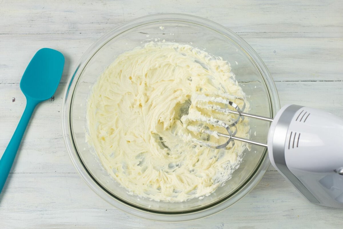 OREO Cheesecake Filling - Flour On My Face
