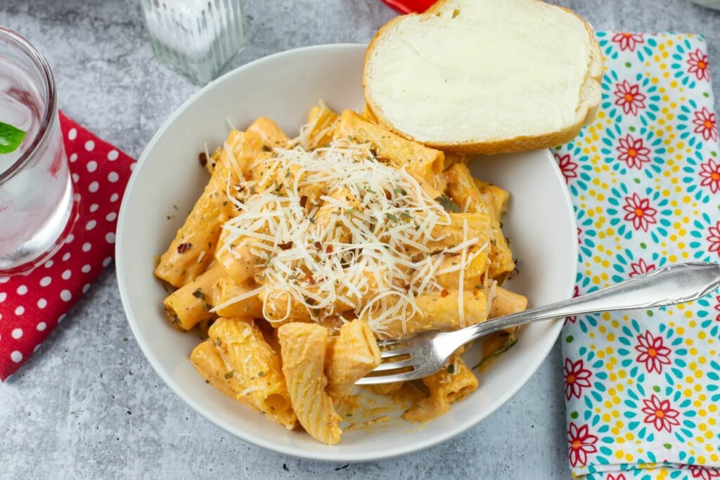 Rosa Alfredo Sauce - Flour On My Face